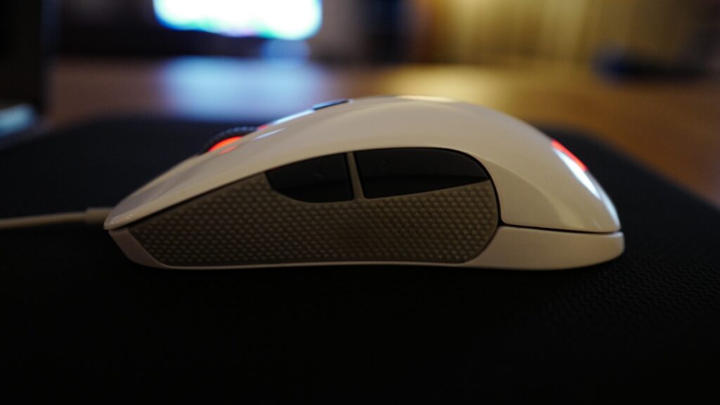 High Tech - SteelSeries Rival - Game-Guide